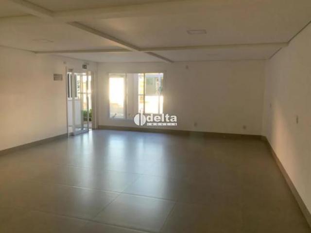 Apartamento com 3 suítes disponível para venda no bairro Patrimônio em Uberlândia MG