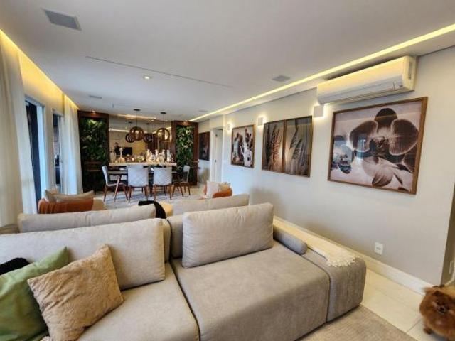 Apartamento com 3 suítes Duquesa de São Francisco 200 m² à venda no Lorian Boulevard