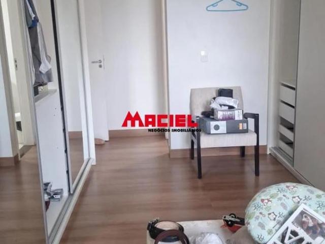 Apartamento com 3 suites e 4 banheiros à Venda, 133 m²