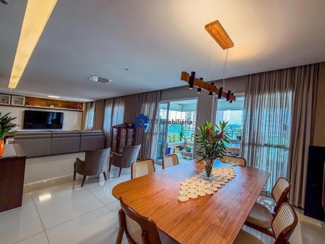 Apartamento com 3 Suítes e 4 Vagas no Lorian Boulevard