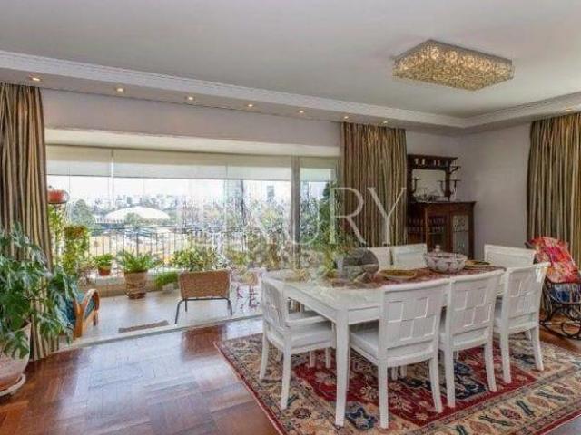 Apartamento com 3 suítes e 4 vagas à venda, 276 m² Paraíso