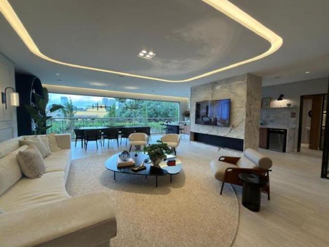 Apartamento com 3 suítes e 185 m² à venda em Cidade Jardim