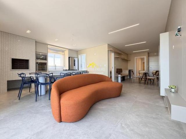 Apartamento Com 3 suítes e 2 vagas de garagem no centro de Guaratuba