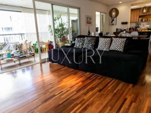 Apartamento com 3 suítes e 3 vagas à venda, 158 m² Itaim Bibi