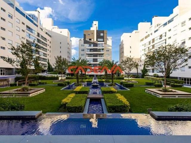 Apartamento com 3 suítes e 3 vagas à venda no Água Verde