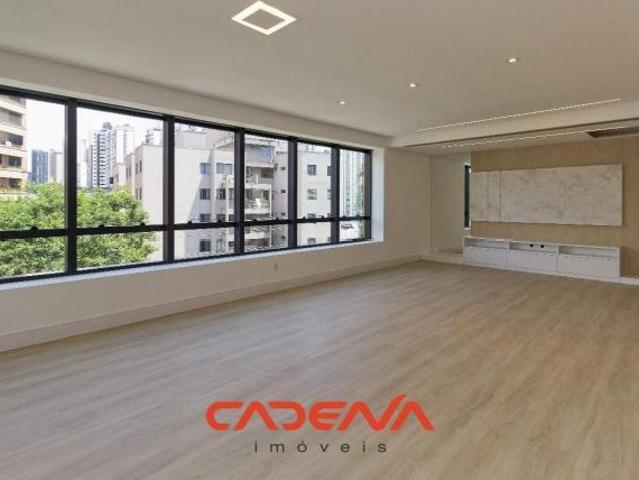 Apartamento com 3 suítes e 3 vagas à venda no melhor do Cabral