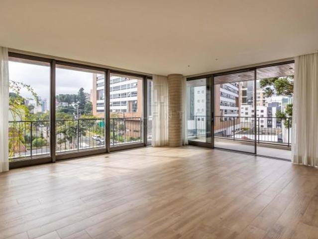 Apartamento com 3 suítes e 3 vagas à venda na Rua