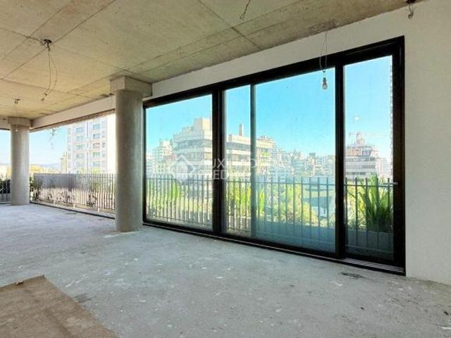 Apartamento com 3 suítes e 3 vagas de garagem no bairro MontSerrat