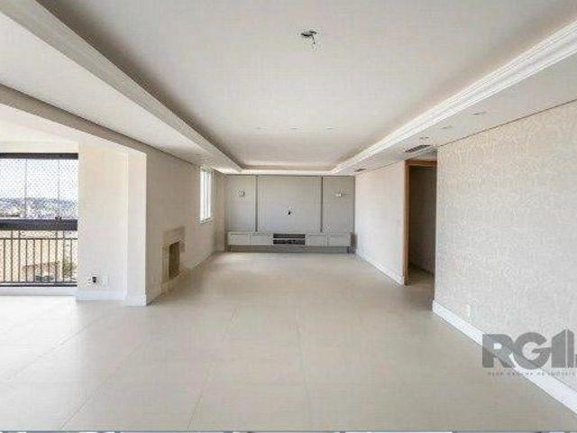 Apartamento com 3 Suítes e 3 Vagas Próximo à Praça da Encol 200m² Bela Vista