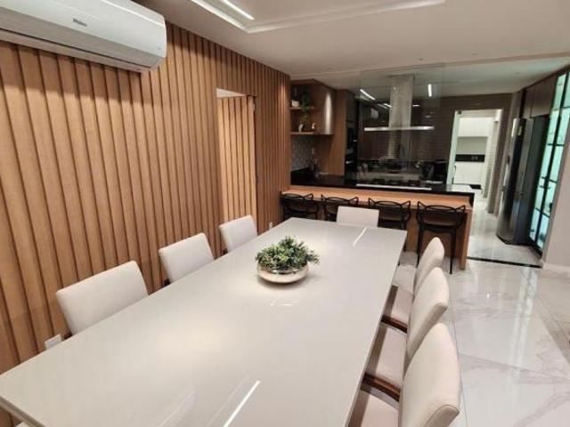 Apartamento com 3 suítes e escritório no península