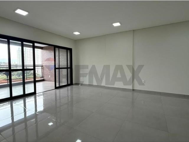 Apartamento com 3 Suítes e Lazer Completo no Centro de Botucatu