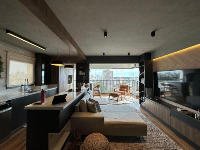 Apartamento com 3 suites e SPA privativo com 107 m² à venda no Guanabara