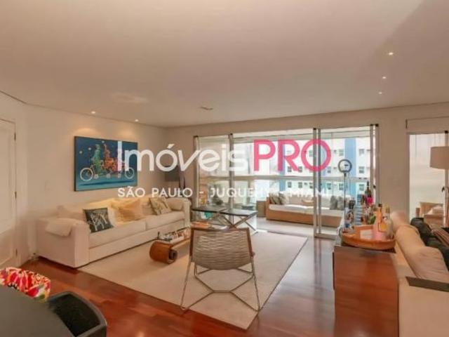 Apartamento com 3 suítes em condomínio clube