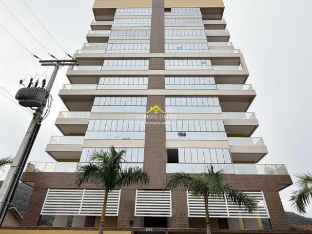 Apartamento com 3 suítes no centro de Guaratuba