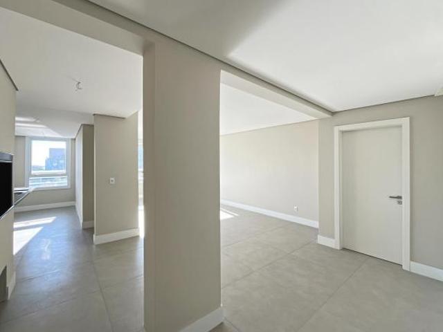 Apartamento com 3 Suítes no Cristal