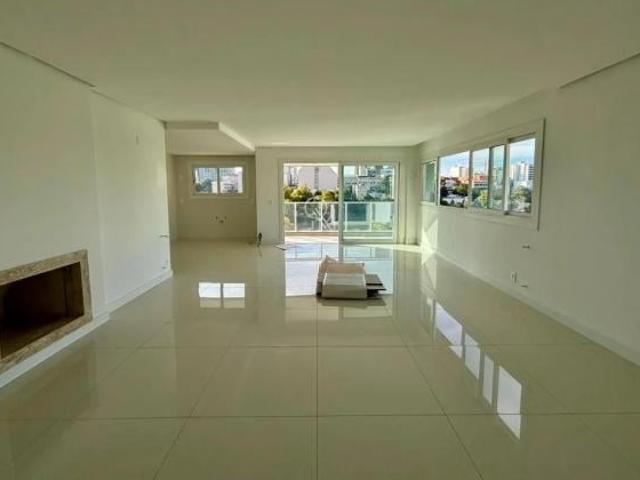 Apartamento com 3 suítes no Exposição