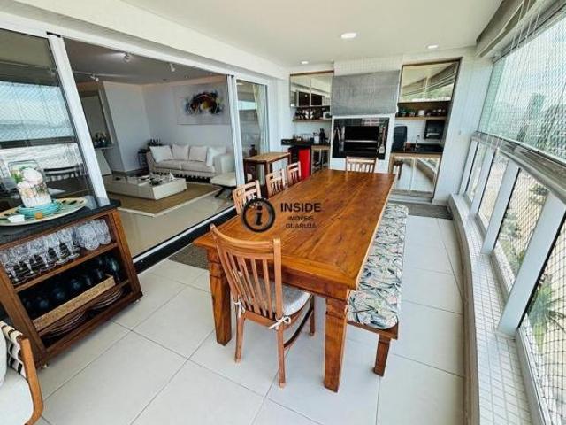 Apartamento com 3 suítes na enseada frente mar