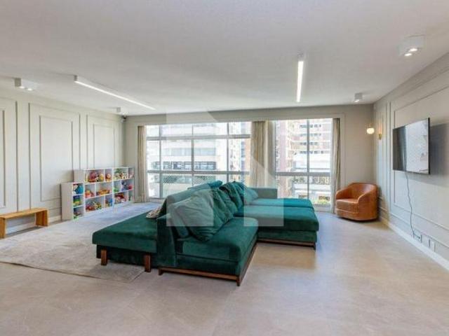 Apartamento com 3 suítes na Santa Cecília
