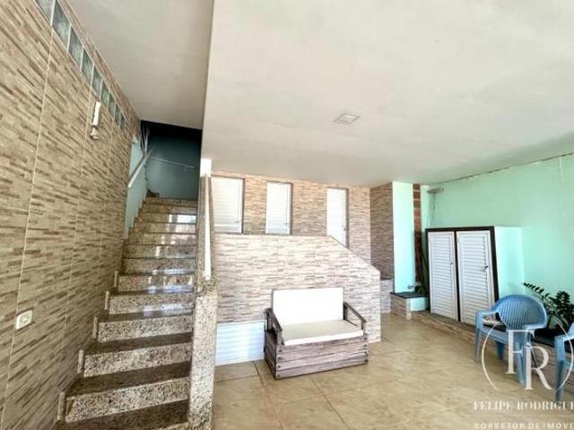 Apartamento com 3 suítes pé na areia na praia da enseada