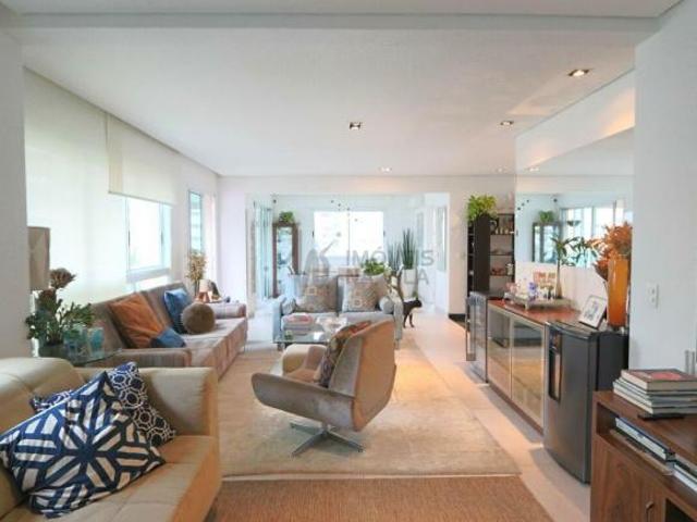 Apartamento com 3 suítes perto do Parque Ibirapuera!