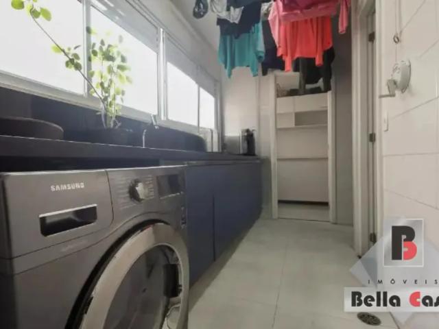 Apartamento com 3 suítes próximo ao metrô Belém