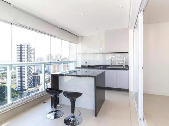 Apartamento com 3 suítes, varanda e 3 vagas na Pompeia – Alto padrão