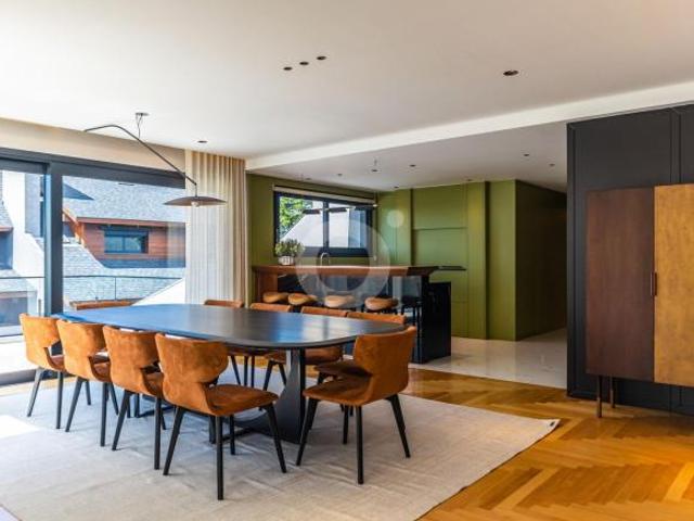 Apartamento com 3 suítes finamente mobiliado em condomínio de alto padrão em Gramado