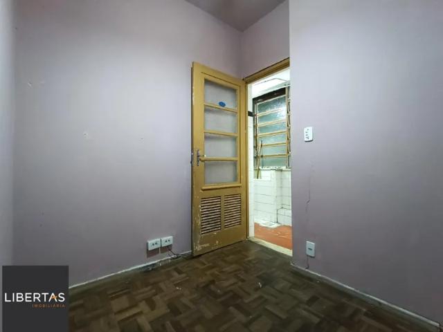 Apartamento com 01 dormitório com garagem