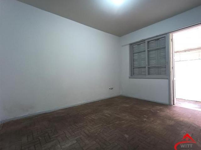 Apartamento com 01 dormitório com garagem