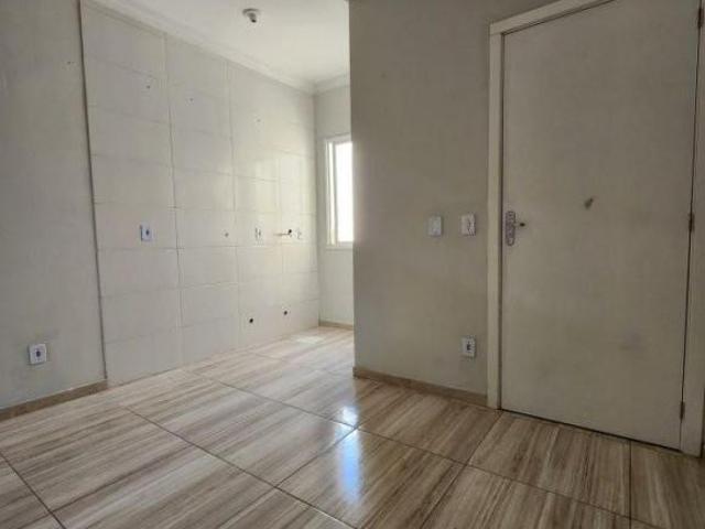 Apartamento com 01 dormitório na Av. Zero Hora