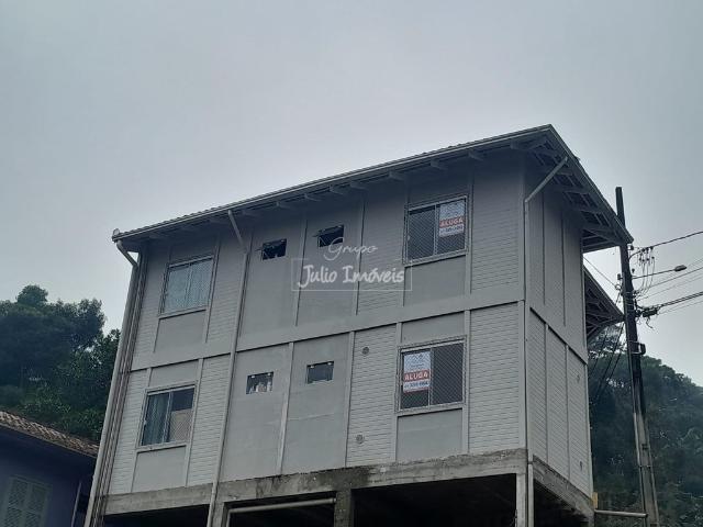 Apartamento com 01 dormitório no Primeiro de Maio