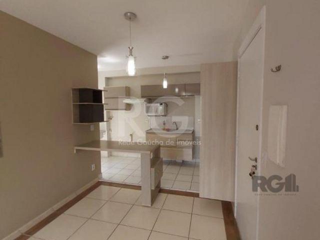 Apartamento com 01 dormitório, sala, cozinha, banheiro social, bem arejado, ótima localização, próxi