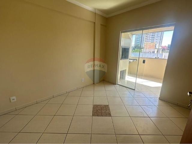 APARTAMENTO COM 01 SUITE E 02 QUARTOS NO CENTRO/TOLEDO PR
