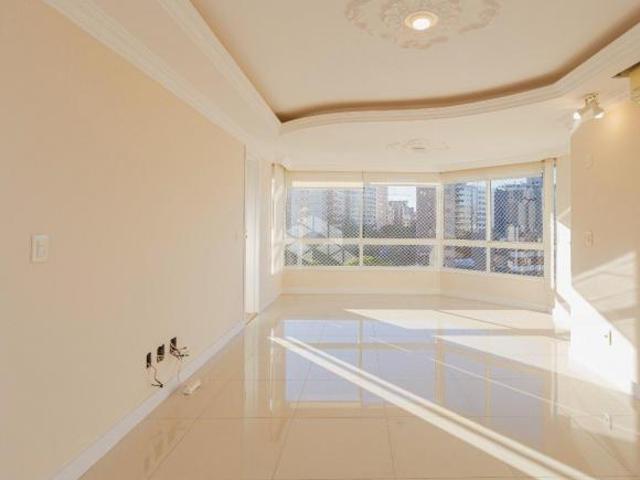 Apartamento com 02 dormitórios, 1suíte e 02 vagas com 103m² no bairro Bela Vista