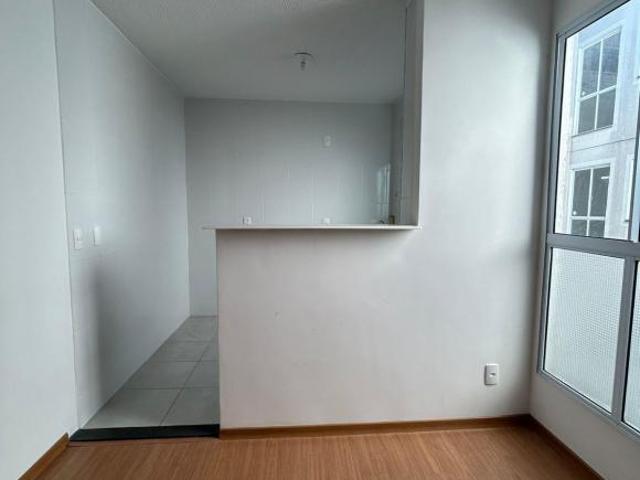 Apartamento com 02 dormitórios com vaga