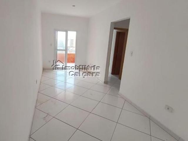 Apartamento com 02 dormitórios, á 400 metros da praia na Ocian!
