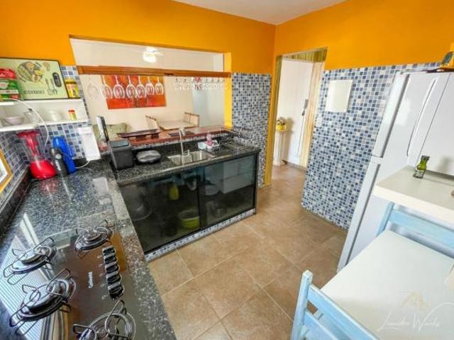 Apartamento com 02 dormitórios à 100 metros da praia do Tenório
