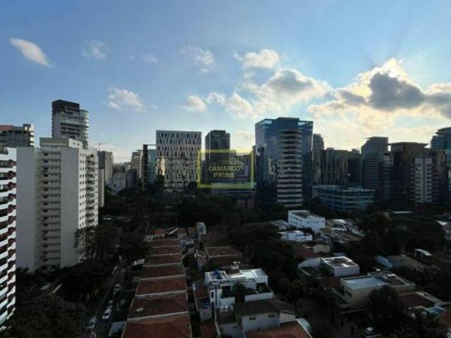 Apartamento com 02 dormitórios à venda na Clodomiro Amazonas