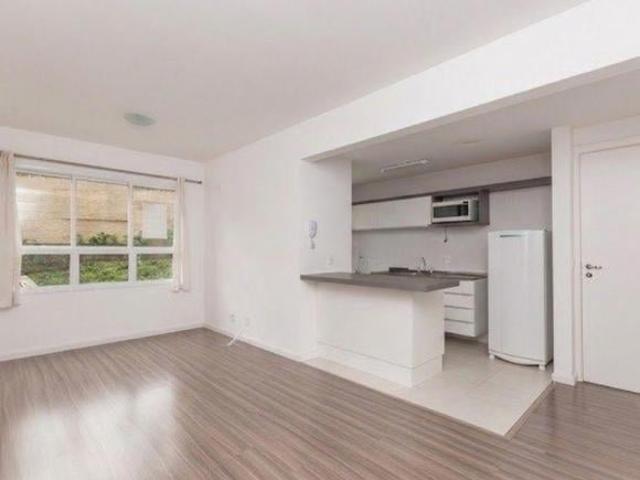 Apartamento com 02 dormitórios e 01 vaga no Bairro Jardim Carvalho Porto Alegre