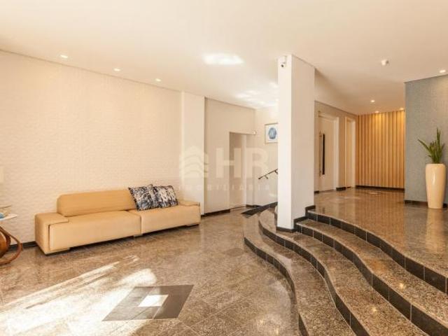 Apartamento com 02 dormitórios e 01 vaga de garage