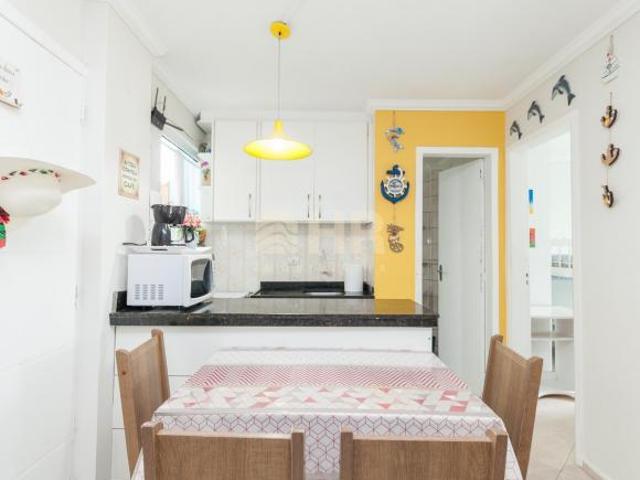Apartamento com 02 dormitórios e 01 vaga de garage