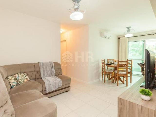 Apartamento com 02 dormitórios e 01 vaga de garage