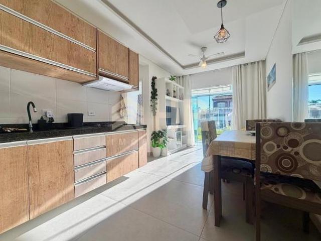 Apartamento com 02 dormitórios e 01 vaga de garage