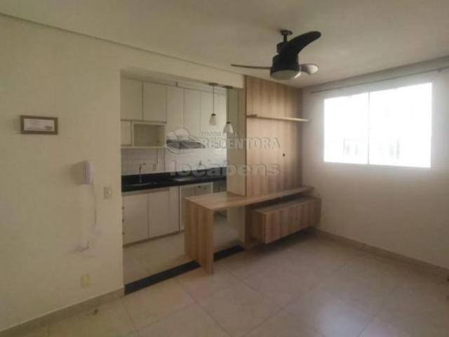 Apartamento com 02 dormitórios e 01 vaga de garagem Condomínio Rio Fiora