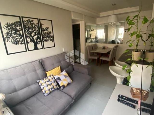 Apartamento com 02 dormitórios e vaga na Cavalhada