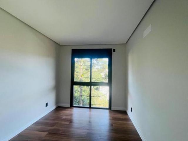APARTAMENTO COM 02 DORMITÓRIOS EM CANELA