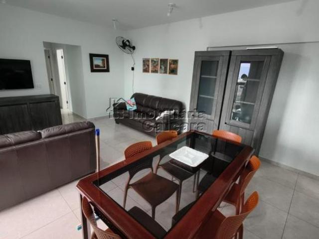 Apartamento com 02 dormitórios em prédio frente mar!