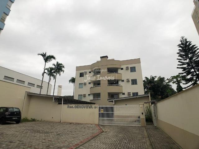 Apartamento com 02 dormitórios no Centro