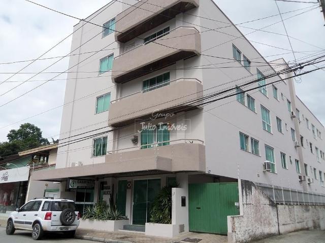 Apartamento com 02 dormitórios no Centro