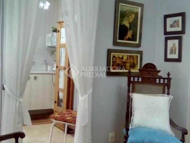 Apartamento com 02 dormitórios no Bom Fim